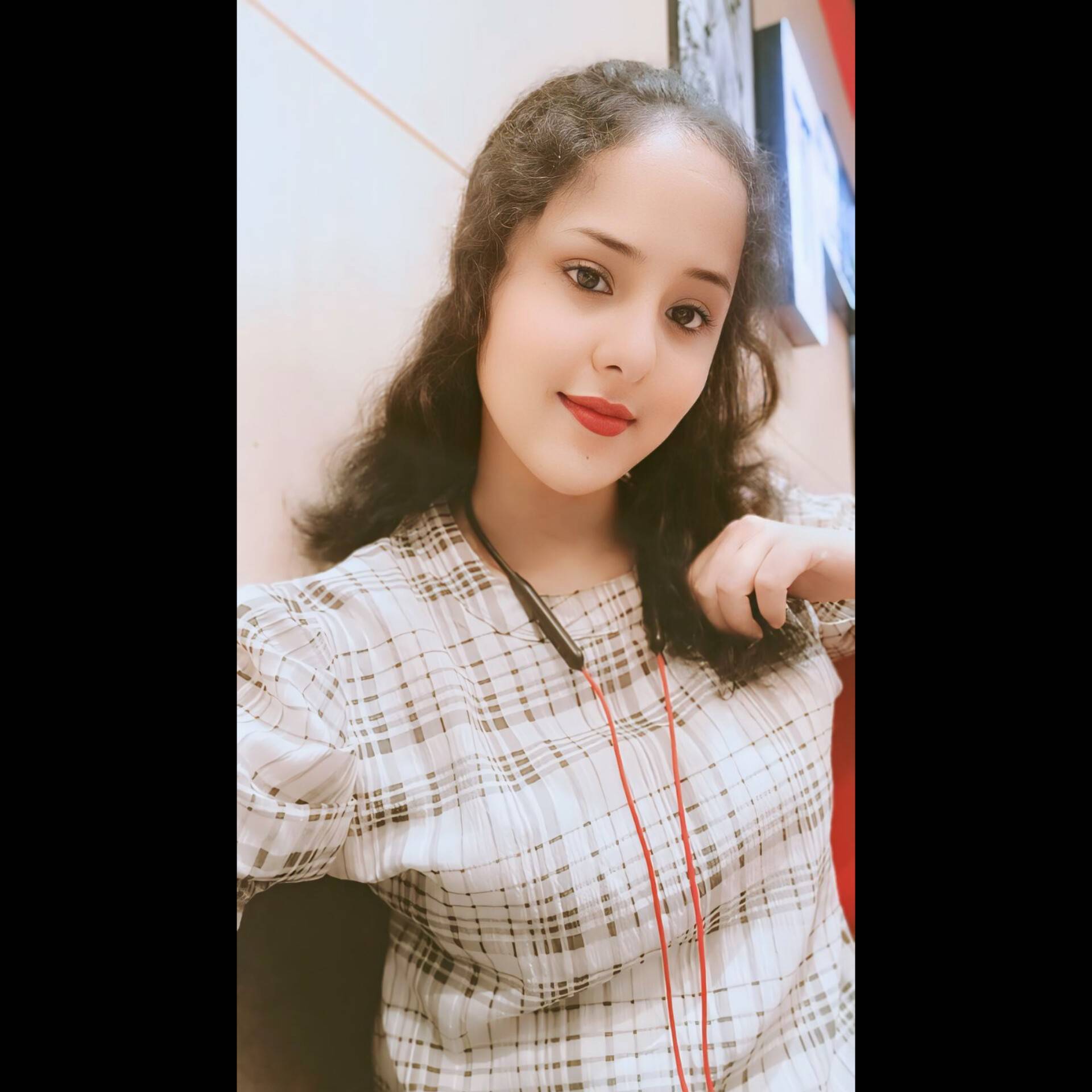 LiveOMG - Live Video Streams. Periscope, YouNow, Vichatter, Smotri.com, Fotka, Meerkat, and etc.